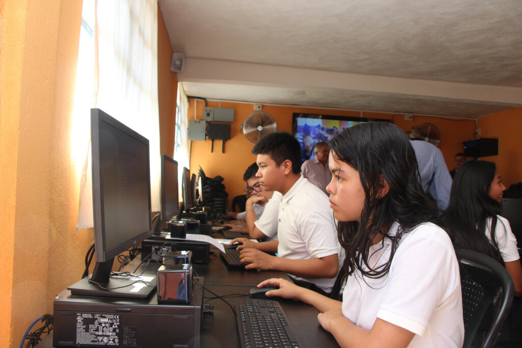 Bridge the Digital Gap for Guatemalan Students - GlobalGiving