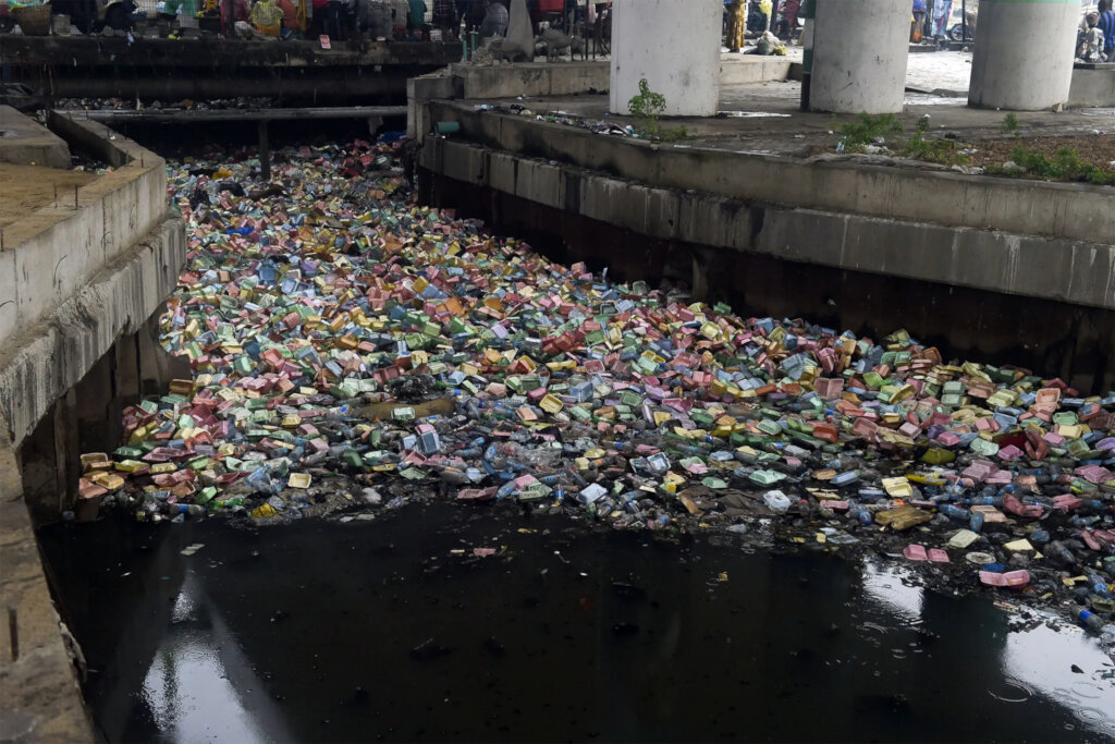 100 Million Plastic Cleanup Challenge in Slums - GlobalGiving