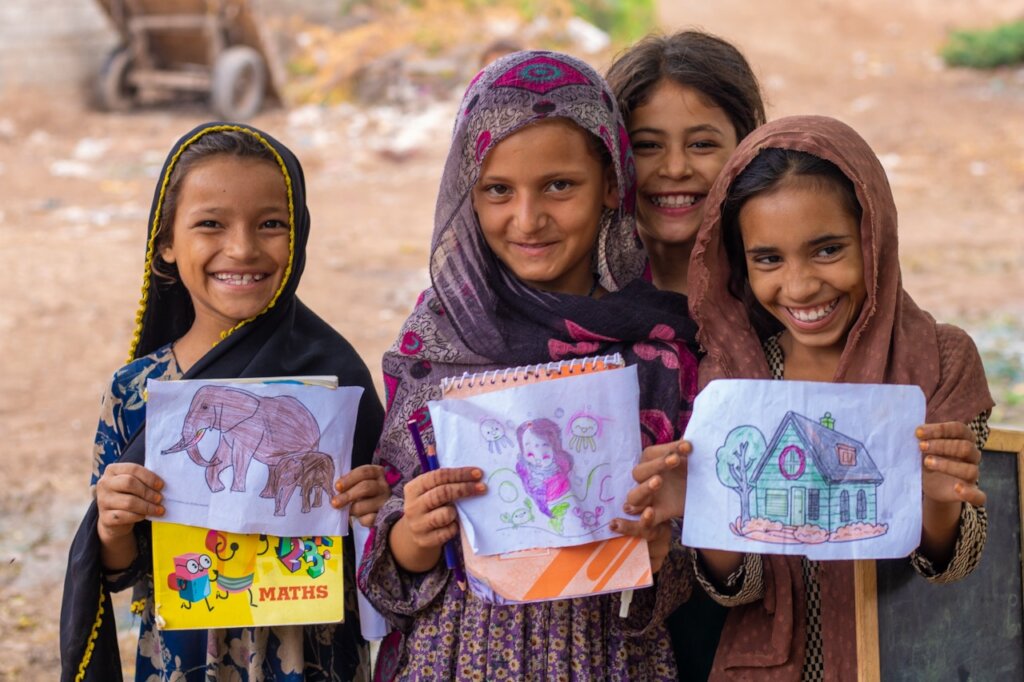 Bringing schools to Pakistan's Forgotten Children - GlobalGiving
