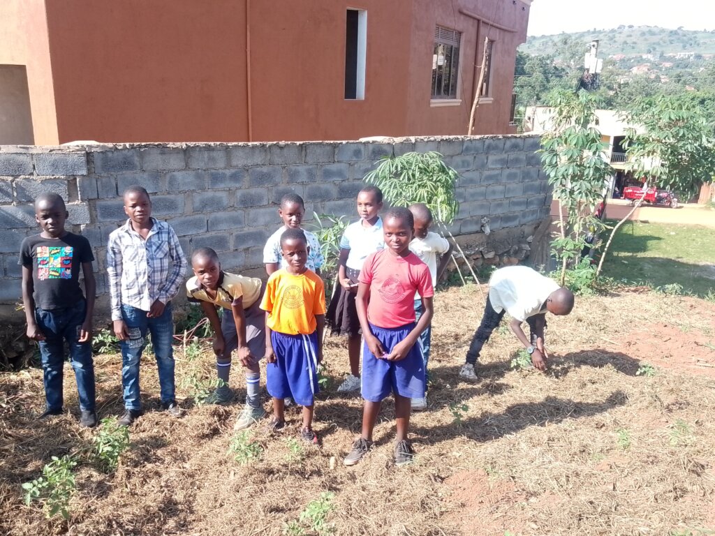 BUILD COMMUNITY SCHOOL FOR 620 VULNERABLE CHILDREN - GlobalGiving