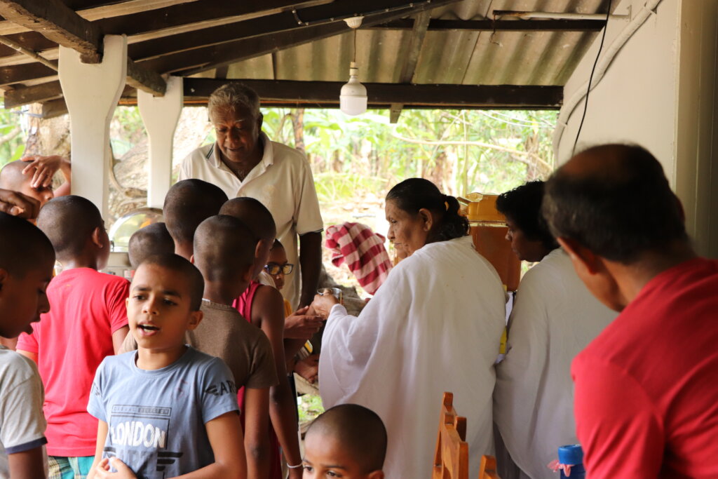 Build a Global Language Centre in Rural Sri Lanka - GlobalGiving