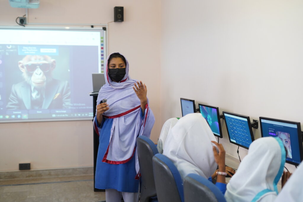 Digital Pakistan - Girls' Digital Transformation - GlobalGiving