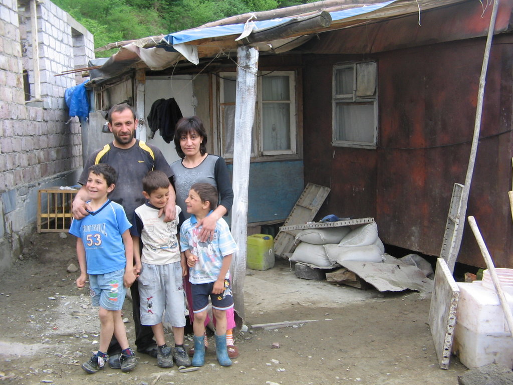 Helping 2 low income families in housing poverty - GlobalGiving