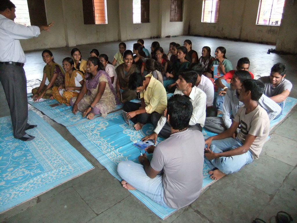Empower Slum Youth in India to Earn Suitable Wages - GlobalGiving