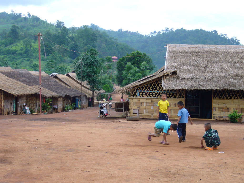 Solar lighting for 600 Burmese Refugees - Thailand - GlobalGiving