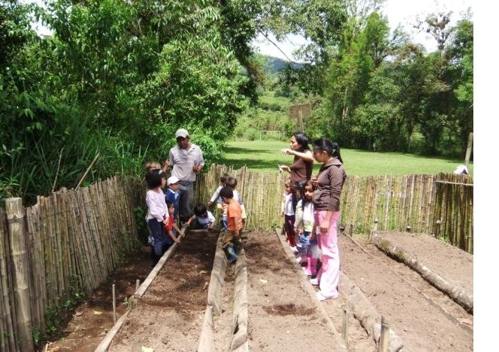 Funding an Ecuadorian School Through Recycled Art - GlobalGiving
