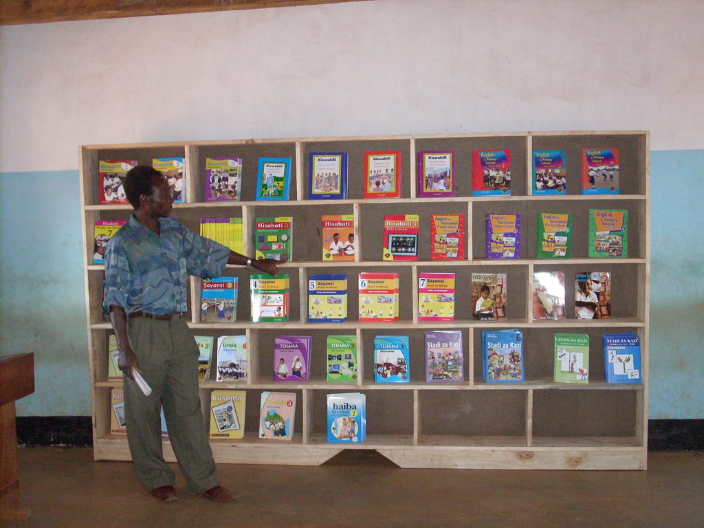 Provide books & literacy for children in Tanzania - GlobalGiving